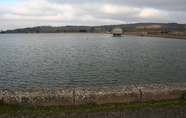 Farmoor Reservoir Birdwatching Site - BirdGuides
